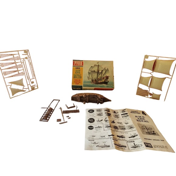 Pyro | Toys | Vintage 965 Pyro Hms Ark Royal English Fighting Ship 125 ...